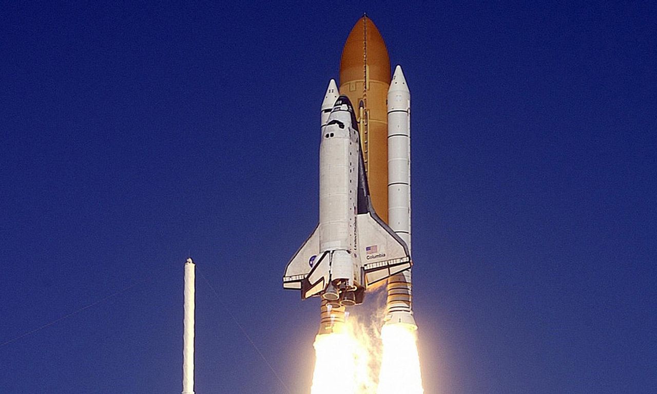 The Space Shuttle That Fell to Earth - About, TV Listings, On Demand ...