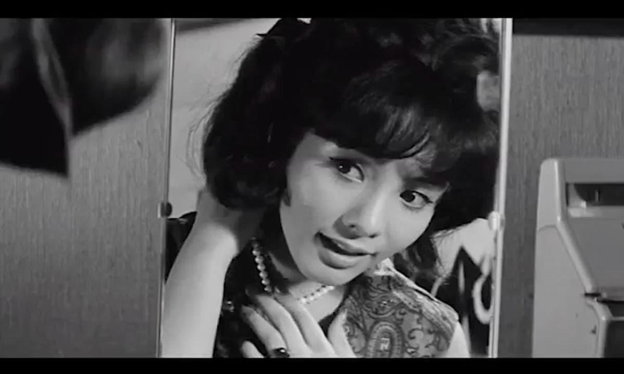 The World's Most Beautiful Swindlers - Where to Watch and Stream Online ...