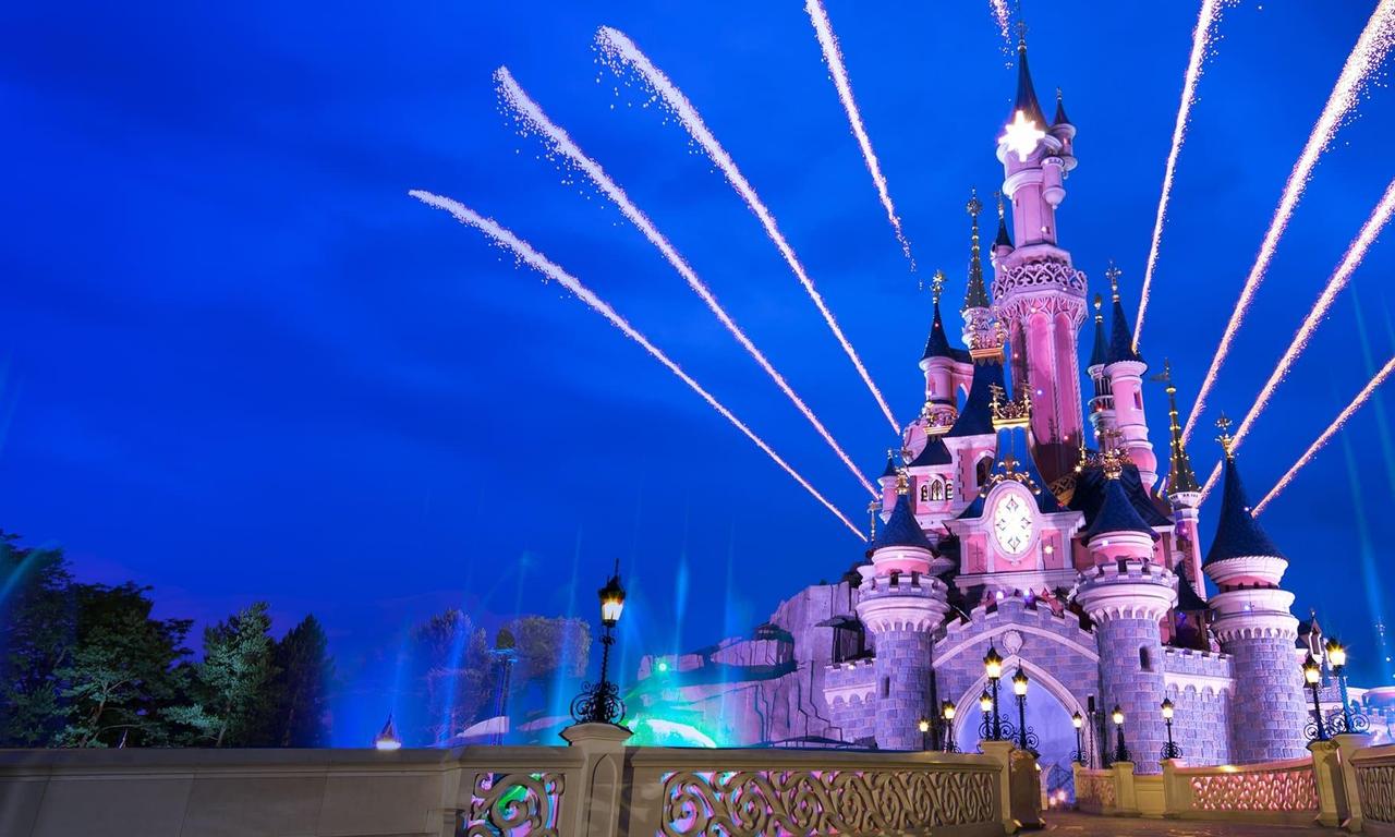 Disney Illuminations Firework Show Disneyland Paris - Where to Watch ...