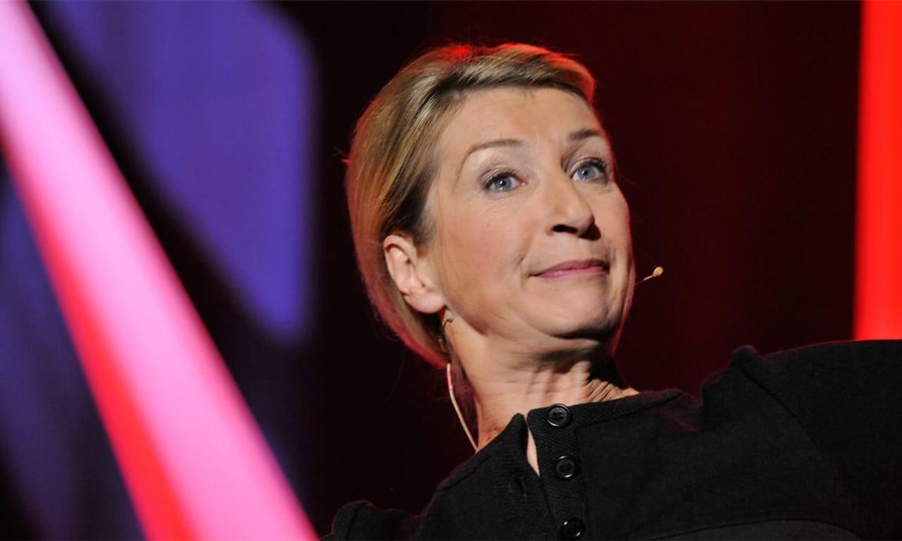 Elisabeth Buffet à la Cigale - Where to Watch and Stream Online ...