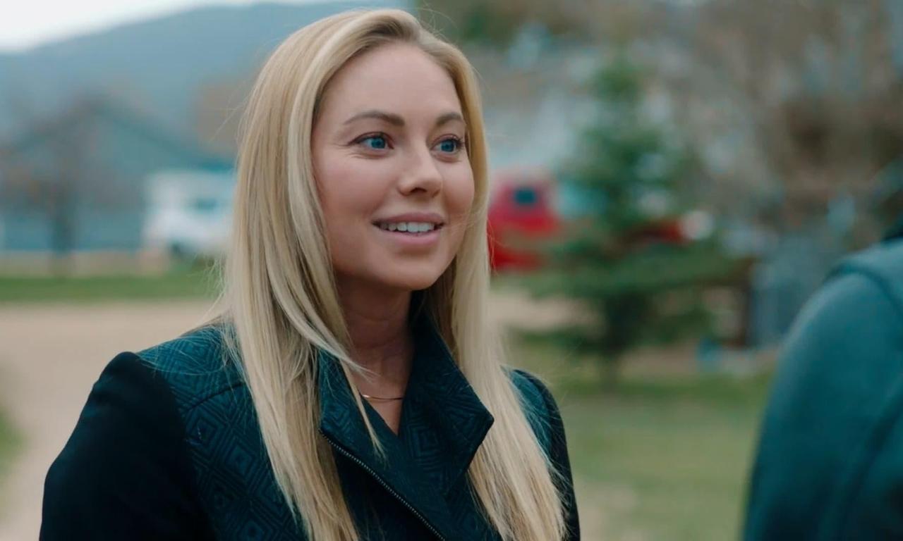 Mistletoe Mixup - Where to Watch and Stream Online – Entertainment.ie