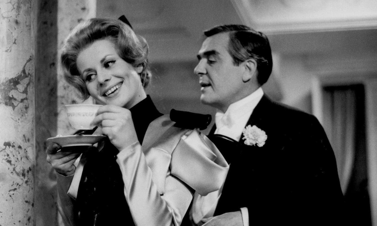 Zločin lorda Savila - Where to Watch and Stream Online – Entertainment.ie