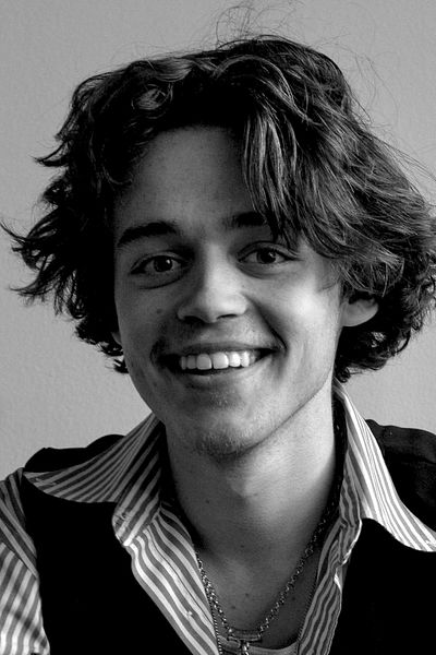 Carter Shimp - About - Entertainment.ie