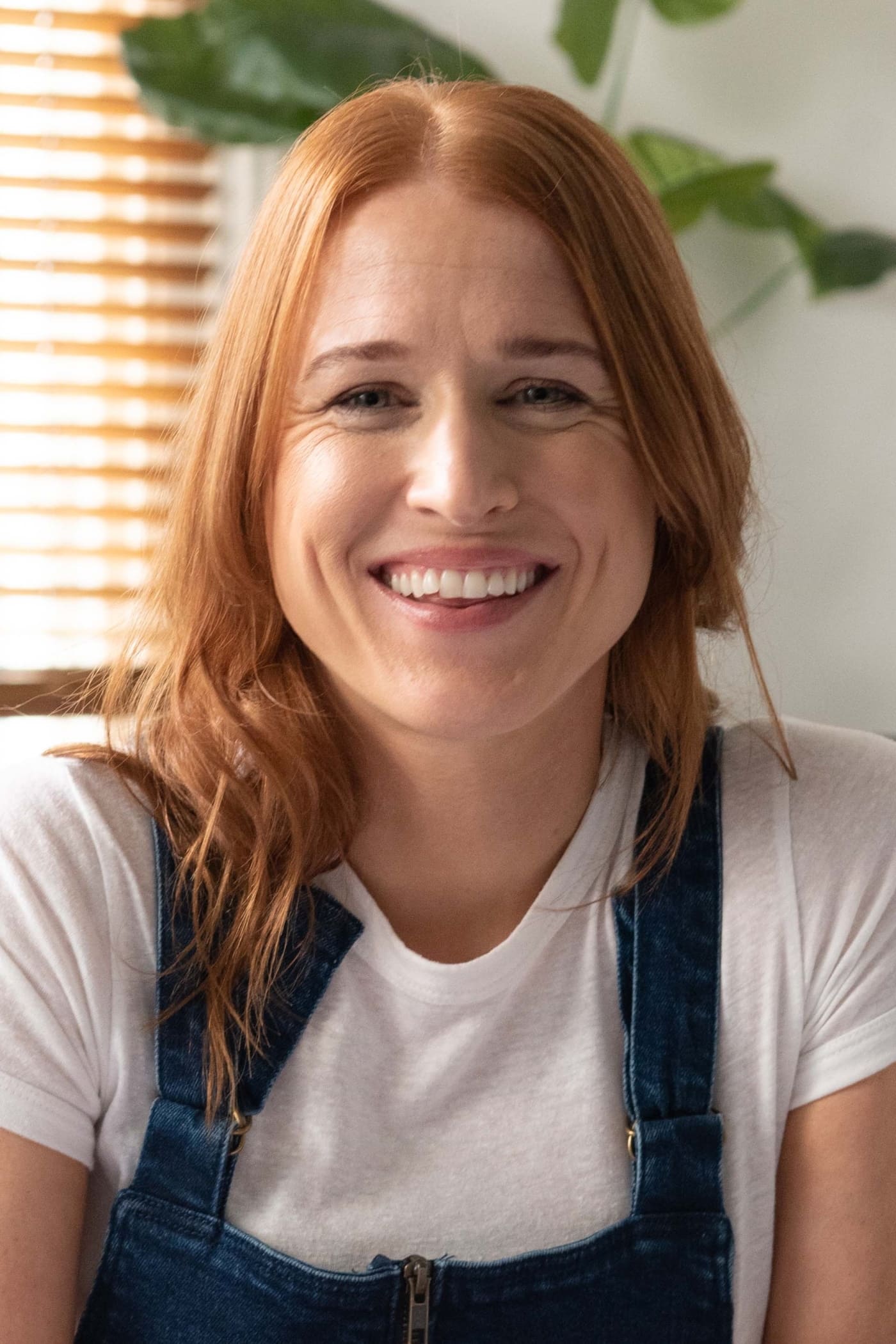 Jess Harris - About - Entertainment.ie