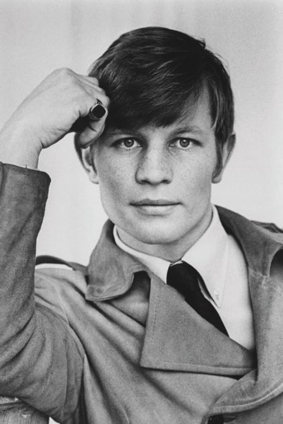 Michael York - About - Entertainment.ie