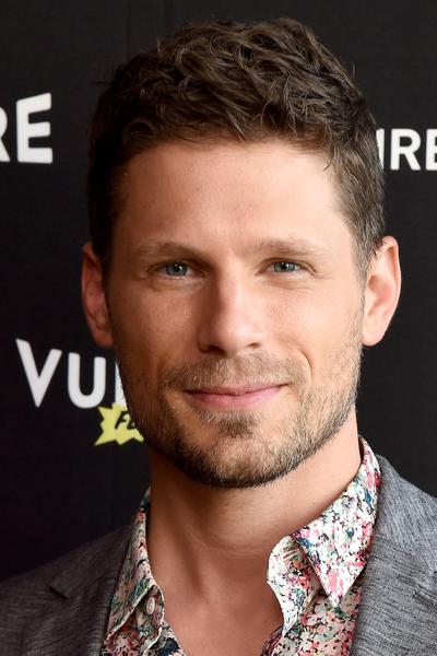 Matt Lauria - About - Entertainment.ie