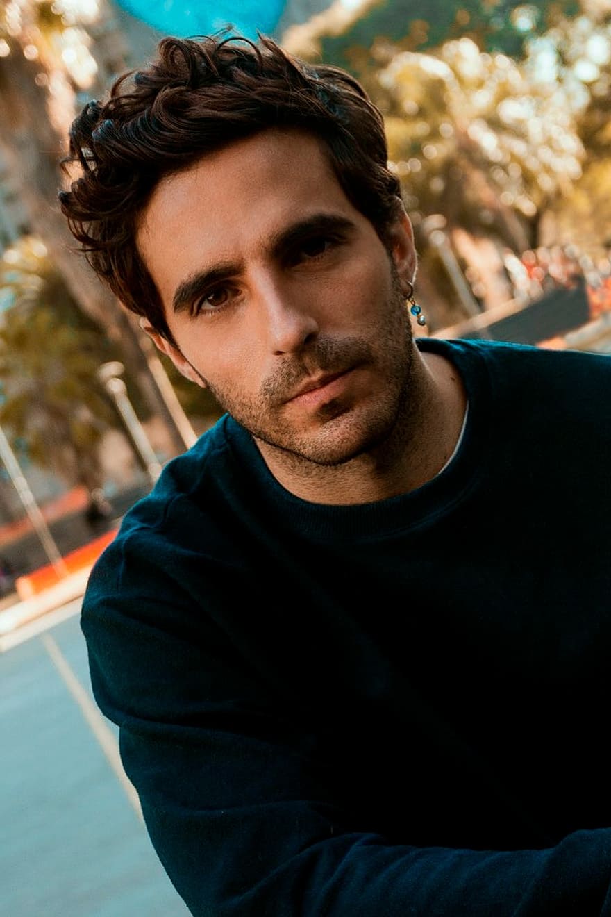 Gastón Frías - About - Entertainment.ie