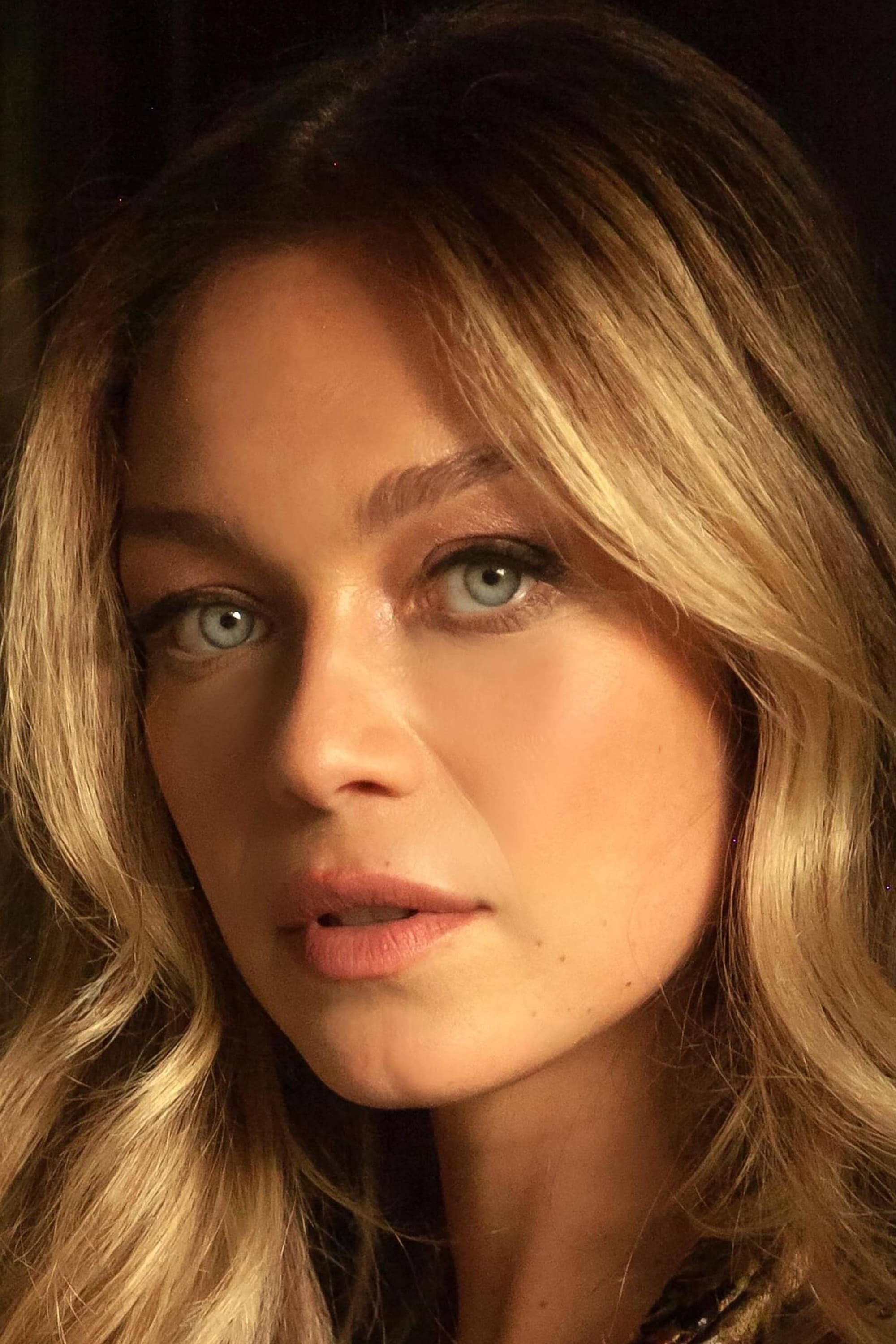 Lindsey Dresbach - About - Entertainment.ie