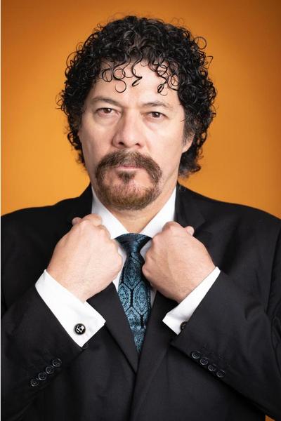 Enoc Leaño - About - Entertainment.ie