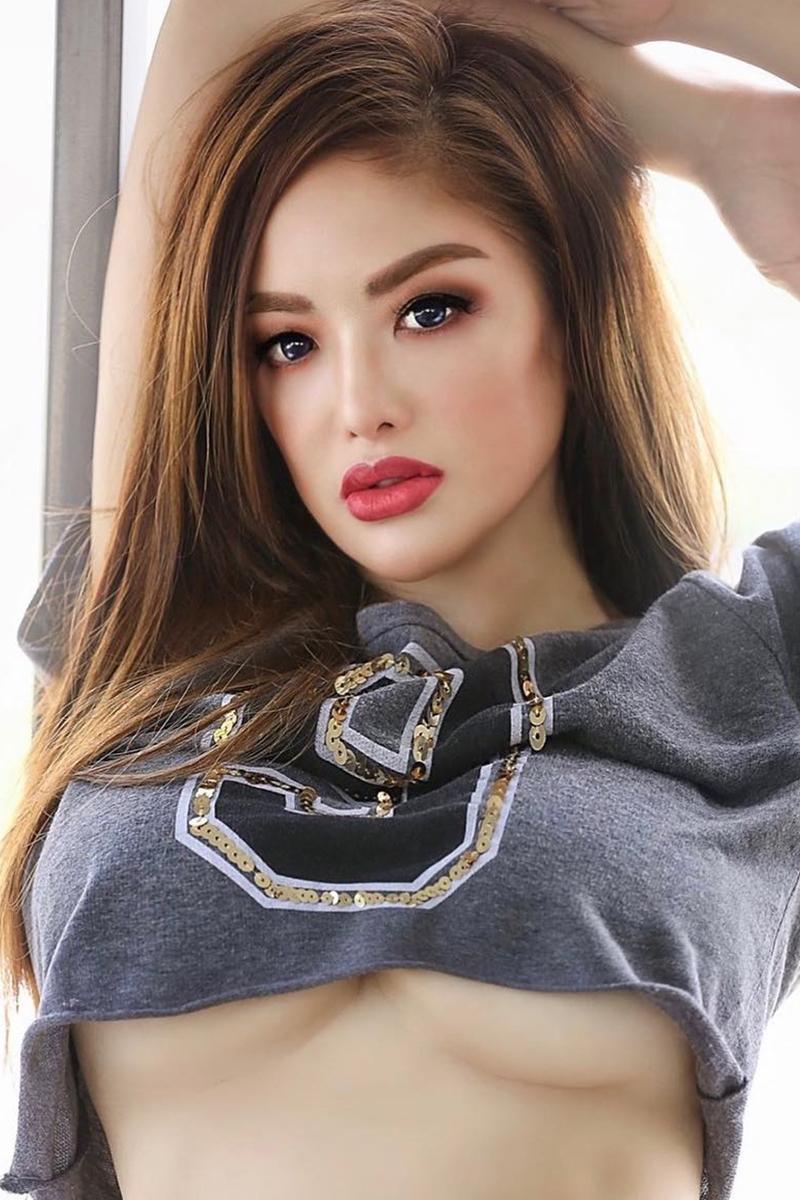 Gwen Garci About Entertainment Ie