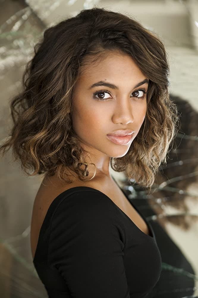 Paige Hurd - About - Entertainment.ie