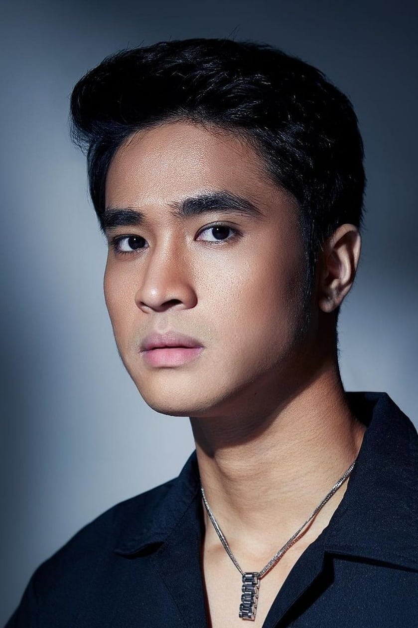 Yesaya Abraham - About - Entertainment.ie