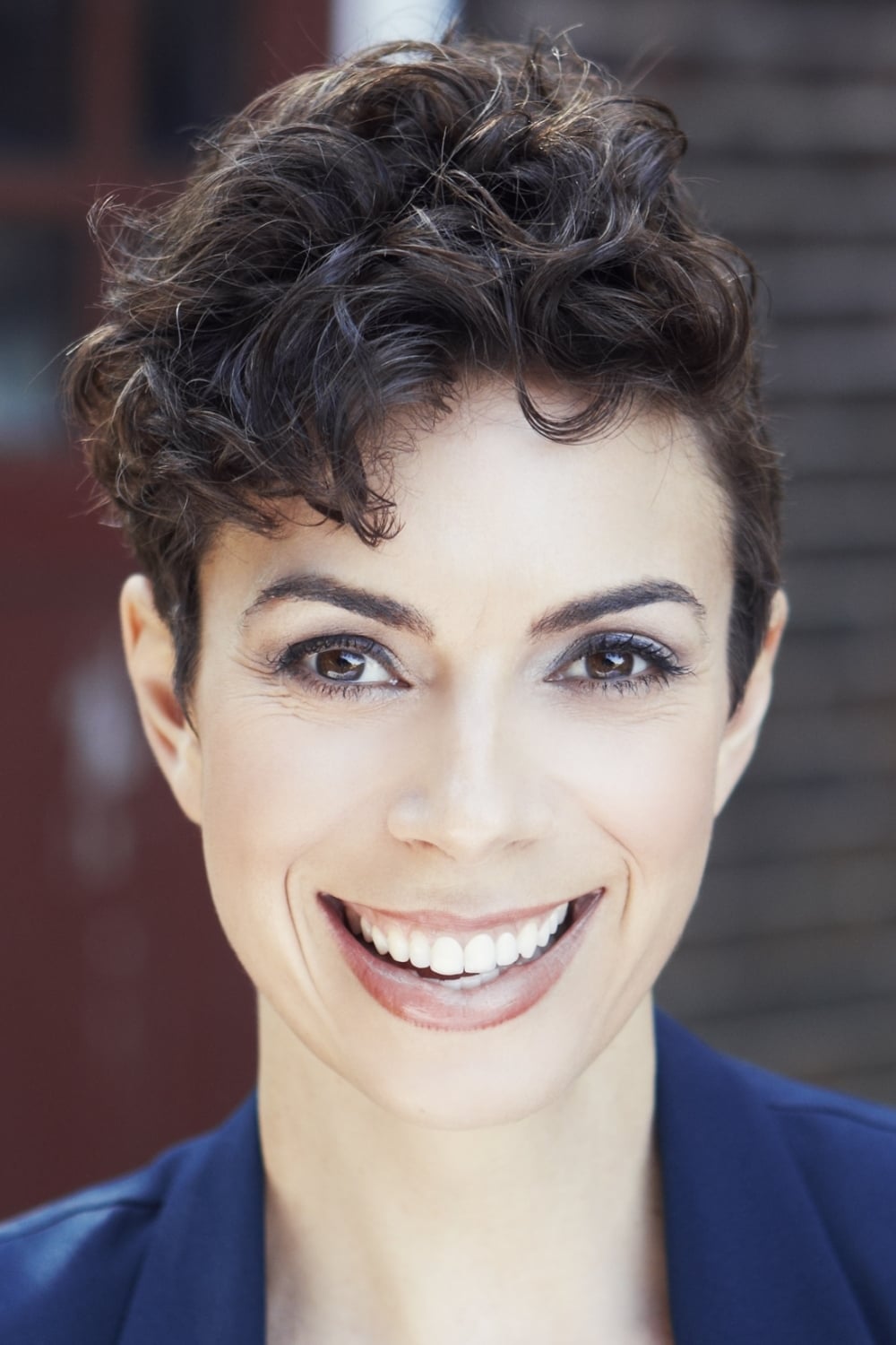 Holly Uloth - About - Entertainment.ie
