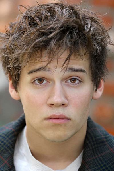 Sage Ftacek - About - Entertainment.ie