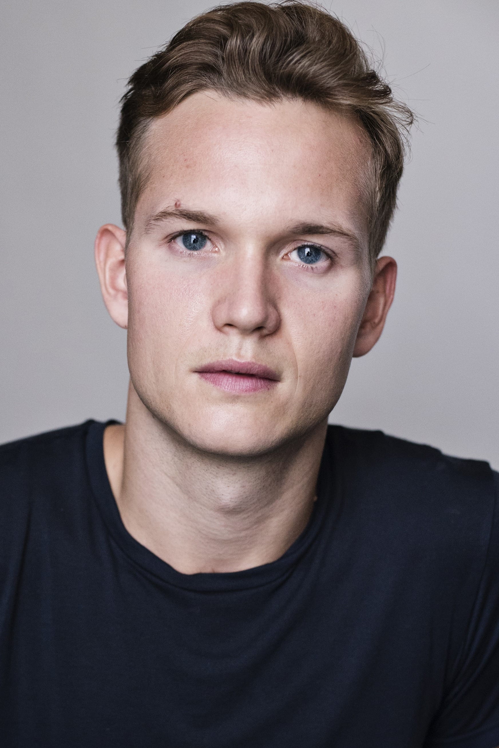 Seb Carrington - About - Entertainment.ie