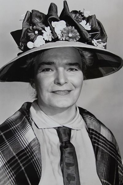 Hope Landin - About - Entertainment.ie