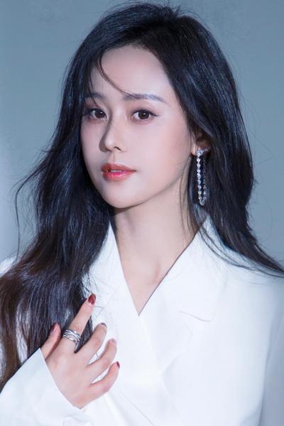 Elisa Ye - About - Entertainment.ie