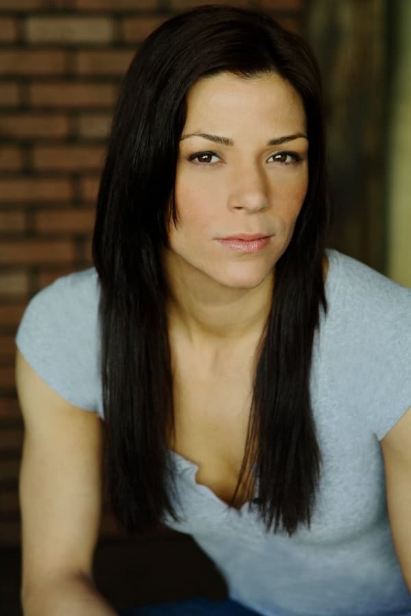 Shannon Leade - About - Entertainment.ie