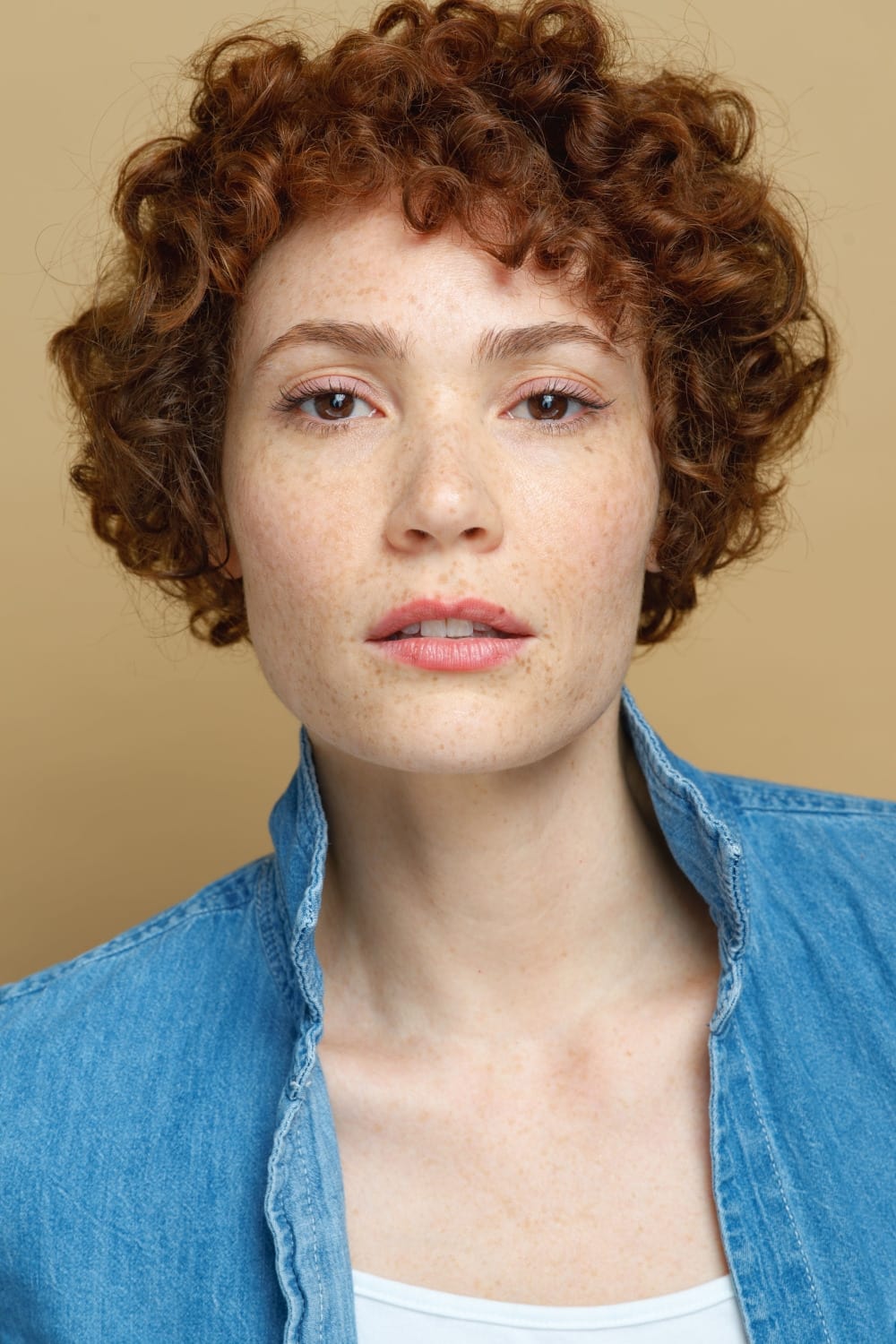 Victoria Ealy - About - Entertainment.ie