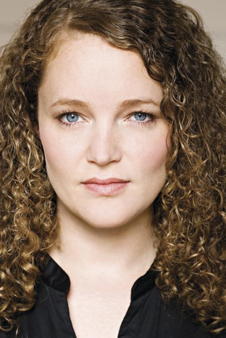 Emma Cunniffe - About - Entertainment.ie