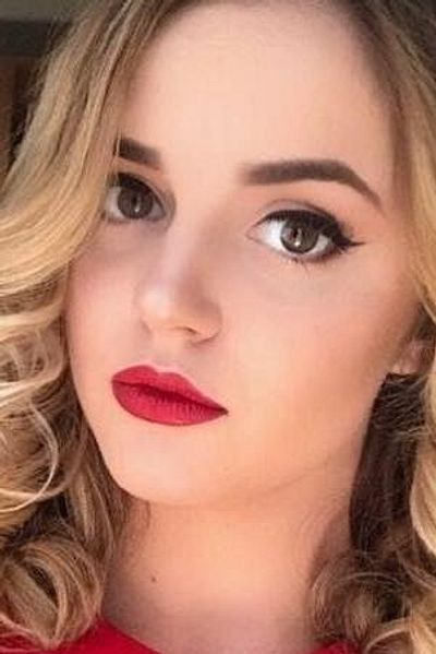 Callie Thompson - About - Entertainment.ie