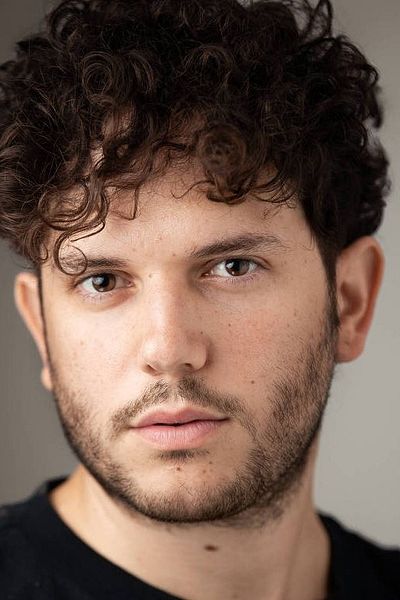 Edison Alcaide - About - Entertainment.ie