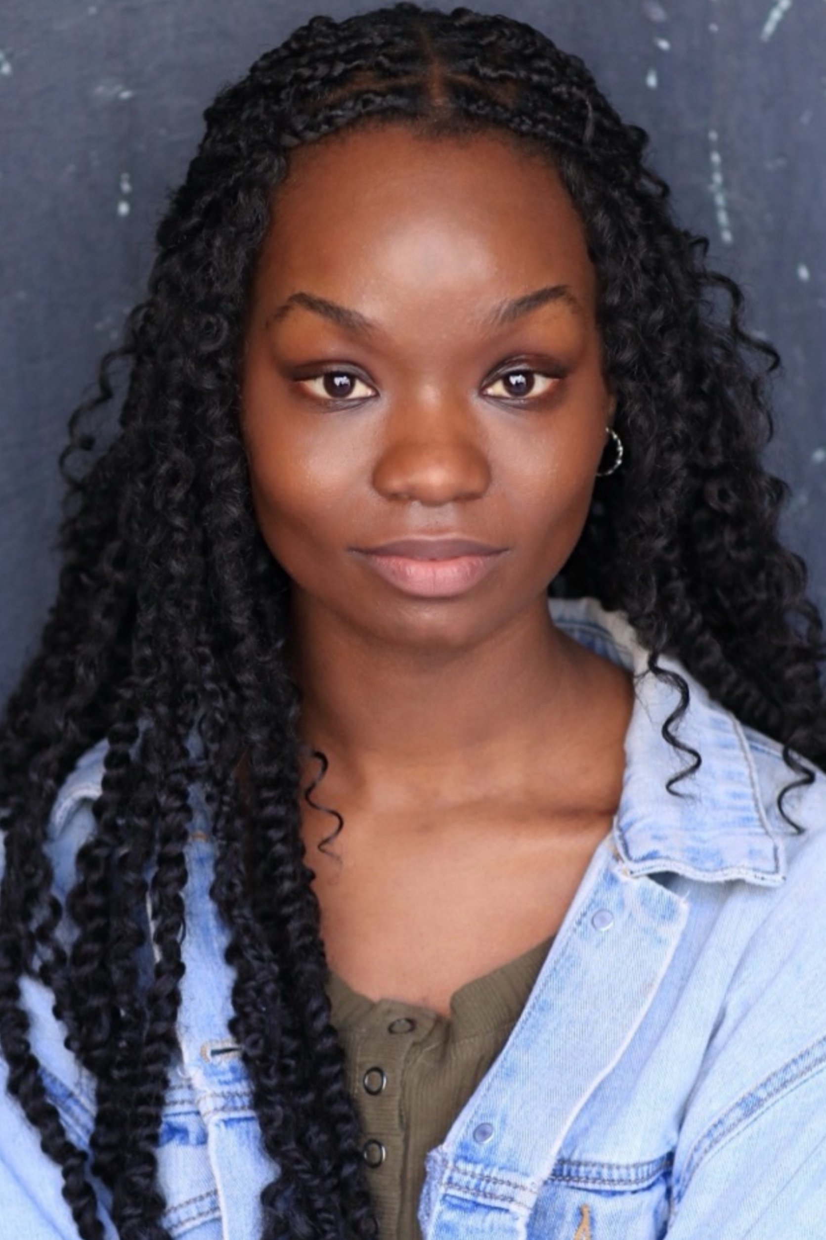 Sydney Elise Johnson - About - Entertainment.ie