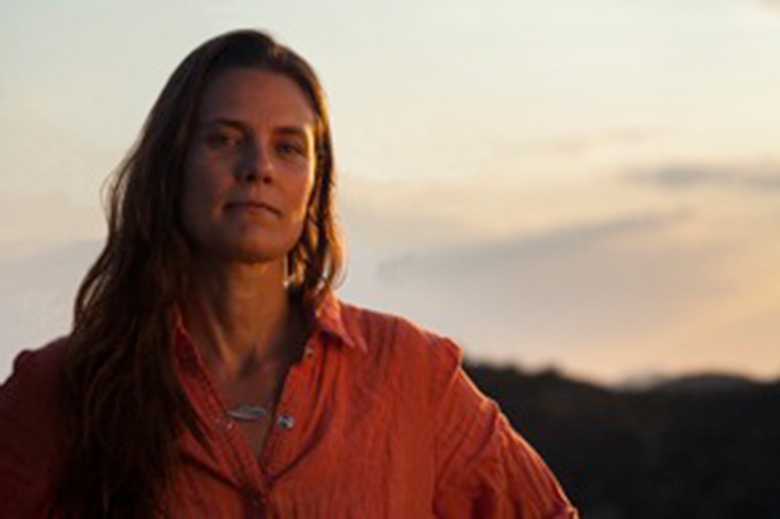 Dawn DeVoe - About - Entertainment.ie