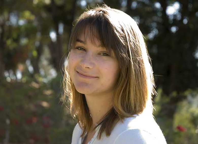 Elizabeth Hannah - About - Entertainment.ie