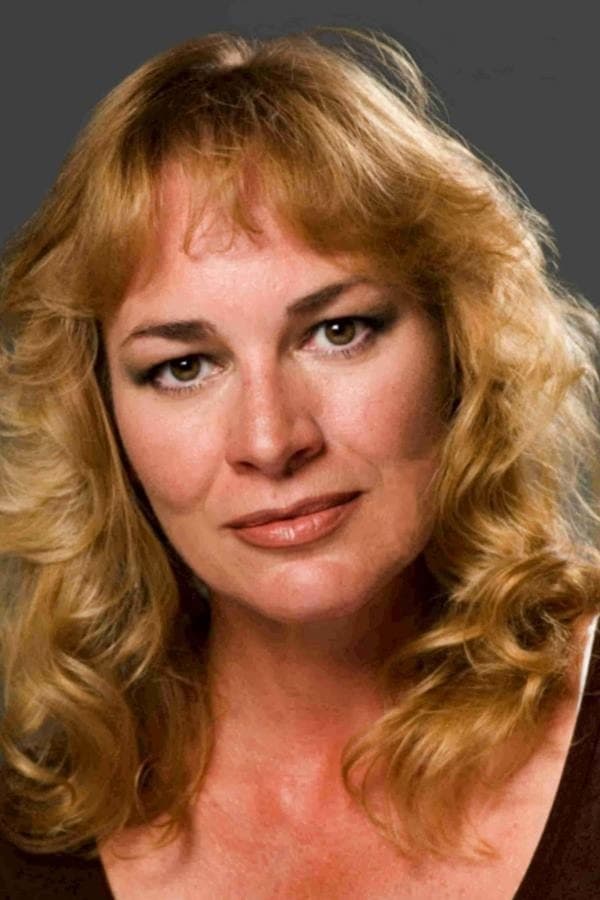 Lori Dillen - About - Entertainment.ie