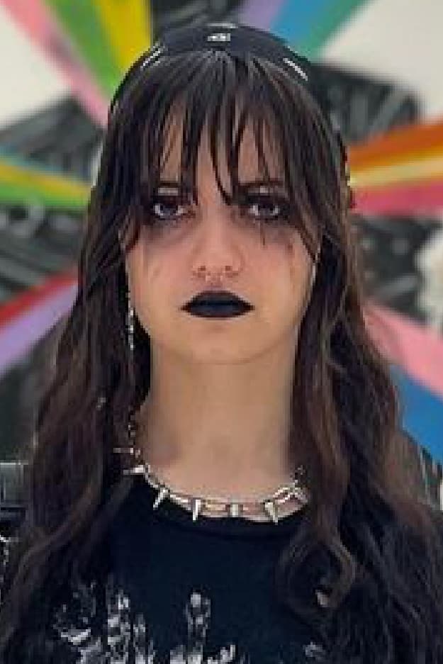 Mackenzie Mills - About - Entertainment.ie