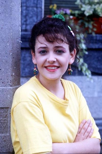 Emma Wray - About - Entertainment.ie