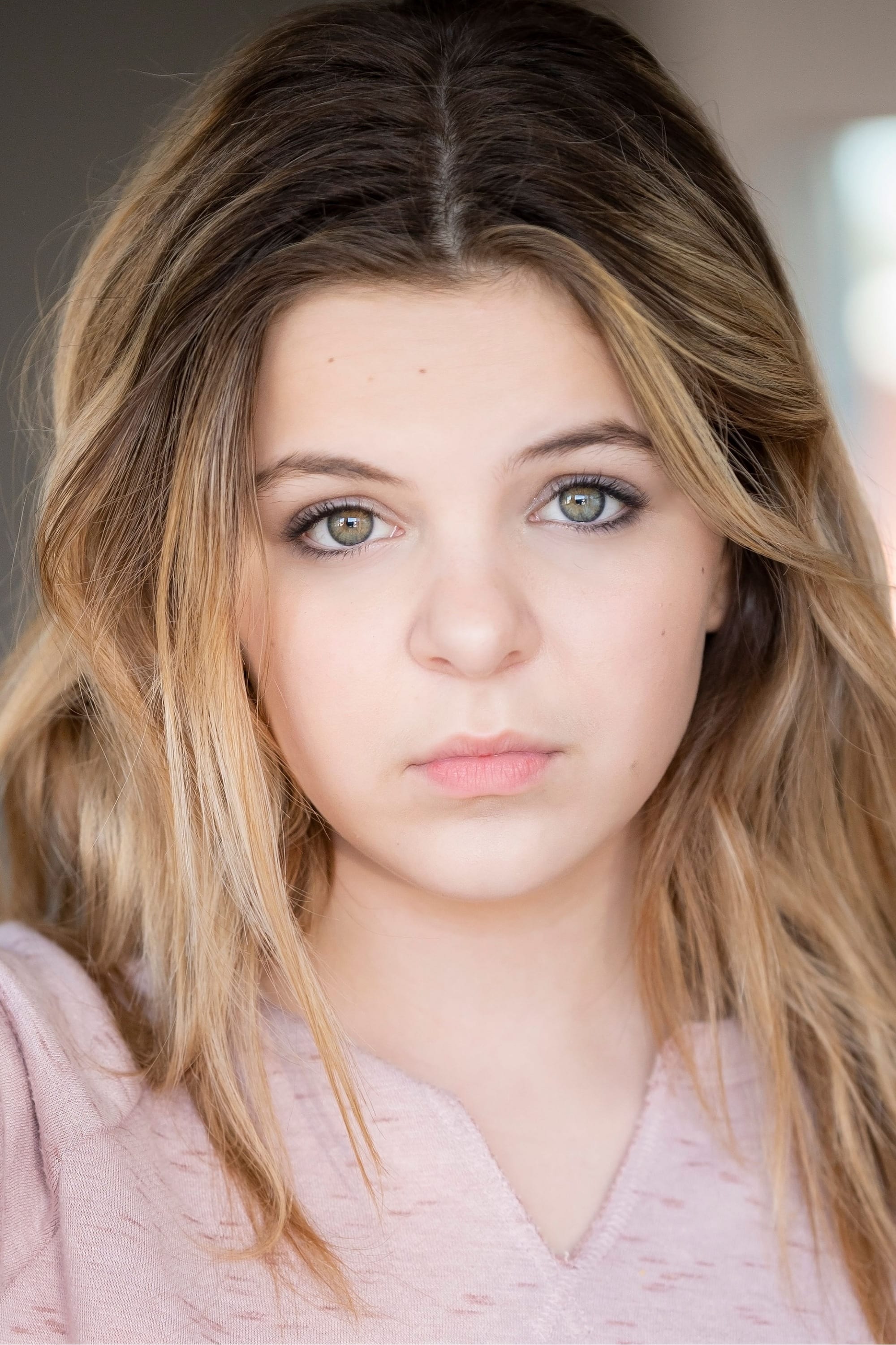 Samara Lee - About - Entertainment.ie