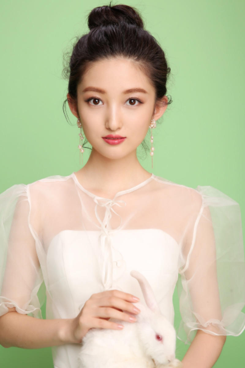 Zhang Han - About - Entertainment.ie