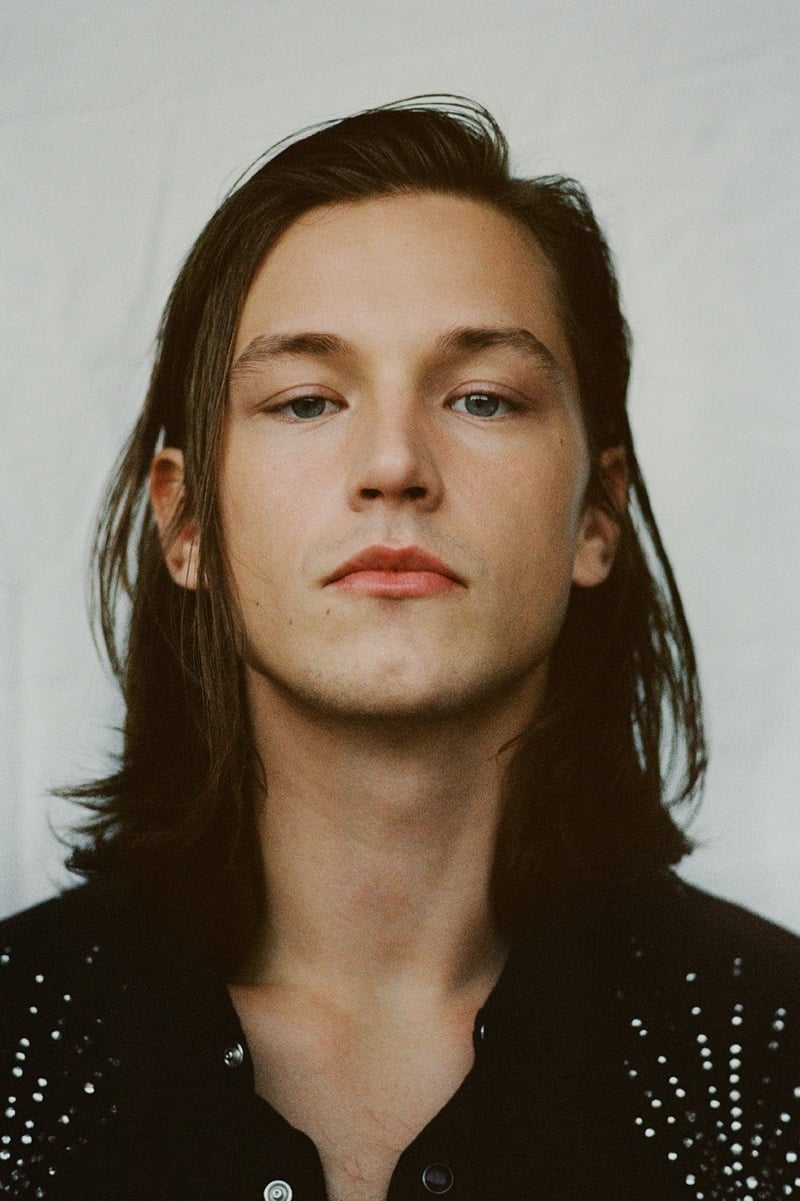 Simon Lööf - About - Entertainment.ie