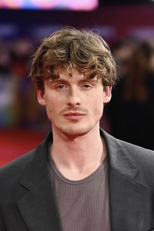 Giles Surridge - About - Entertainment.ie