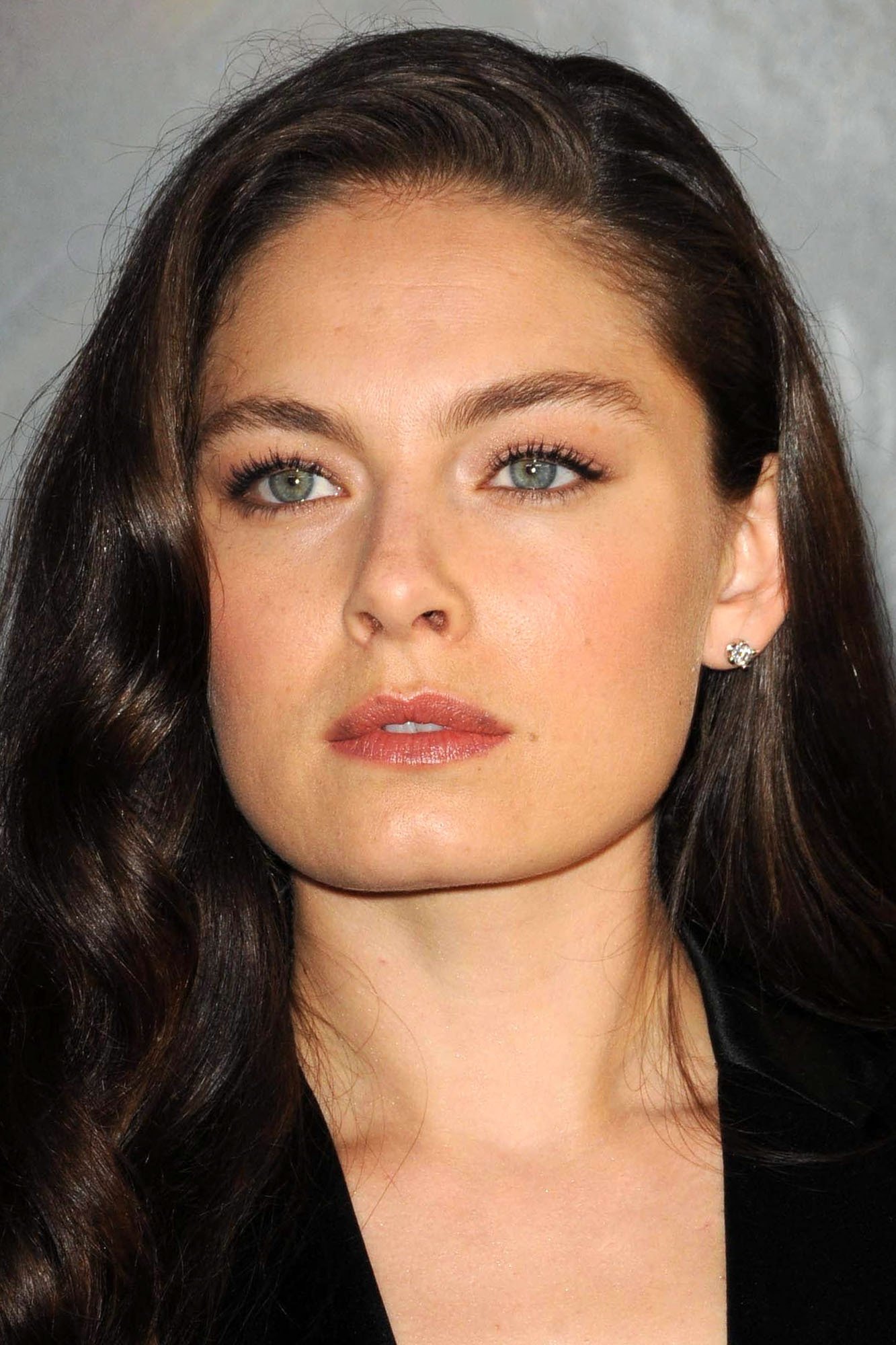 Alexa Davalos - About - Entertainment.ie