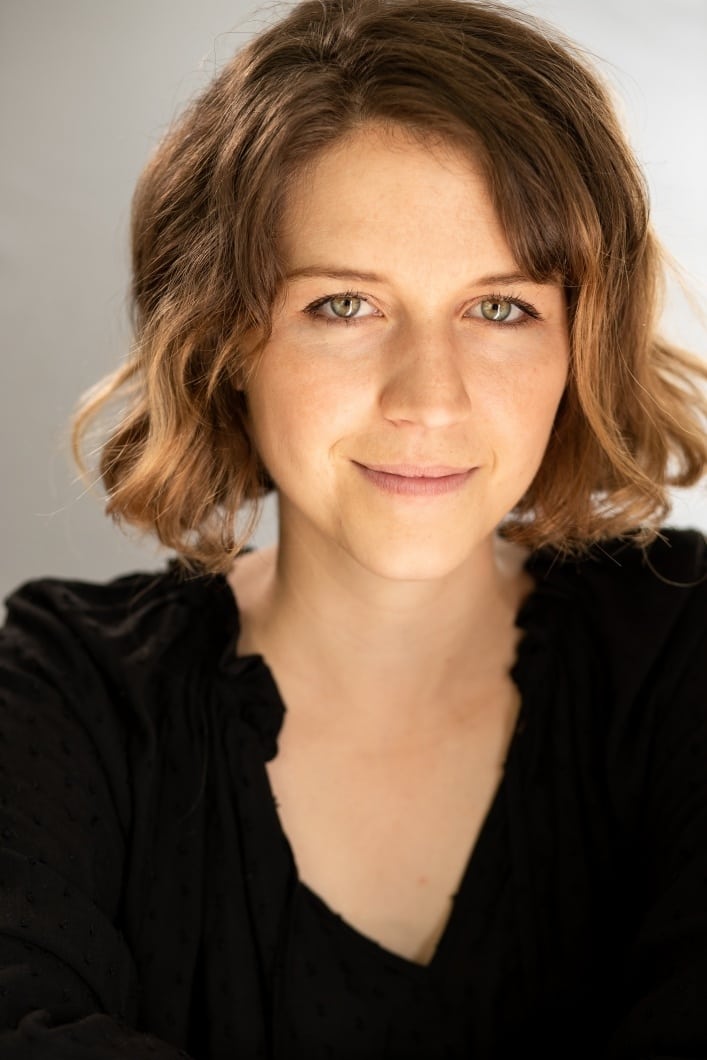 Hannah Black - About - Entertainment.ie