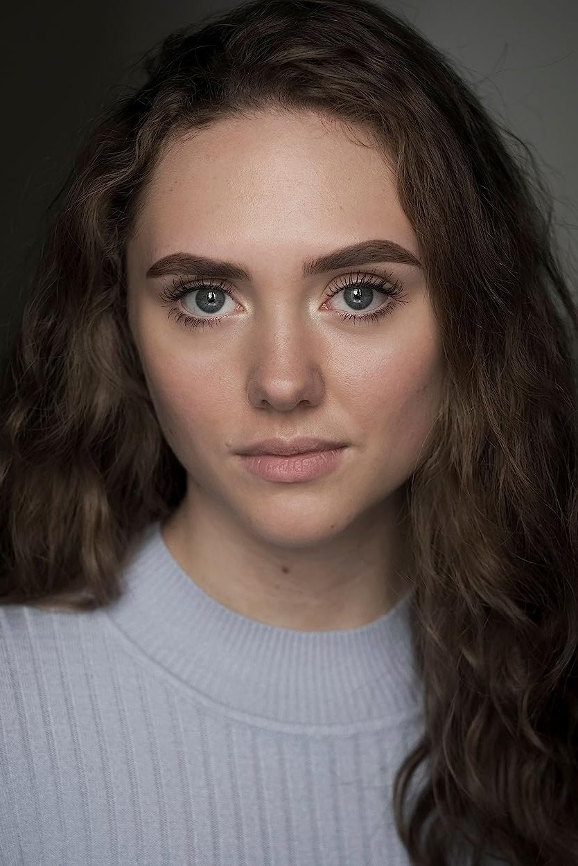 Lizzie Lomas - About - Entertainment.ie