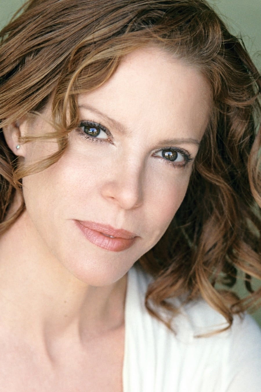 Leslie Stevens - About - Entertainment.ie