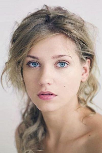 Kristina Asmus - About - Entertainment.ie