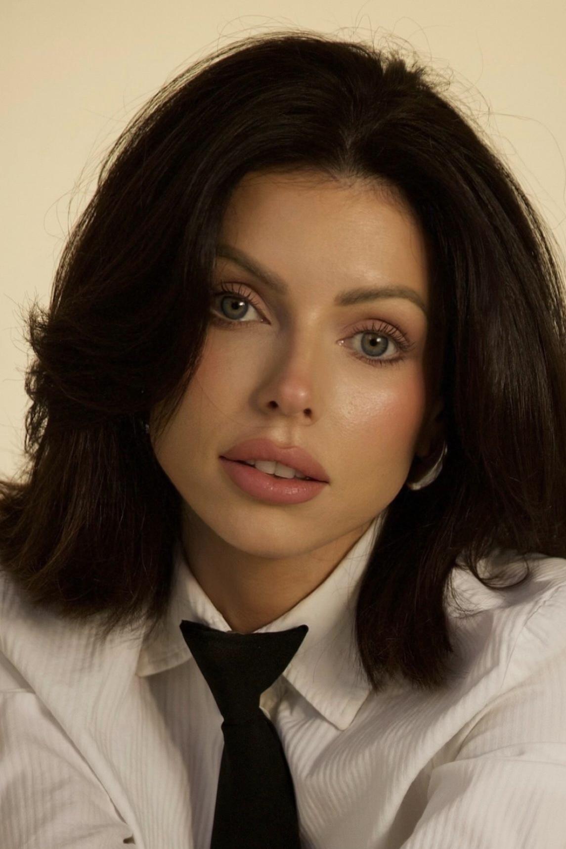 Corin Clark - About - Entertainment.ie