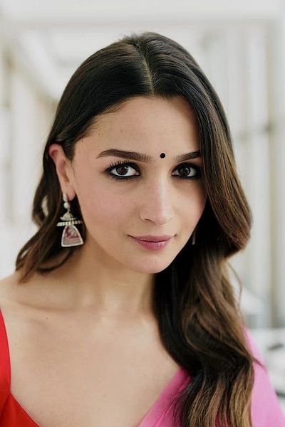 Alia Bhatt - About - Entertainment.ie