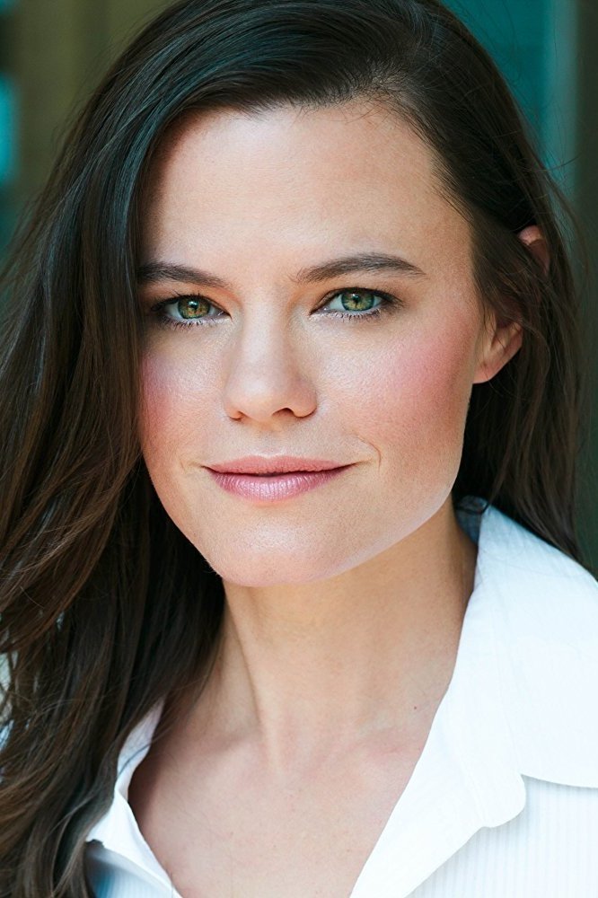 Christin Sawyer Davis - About - Entertainment.ie
