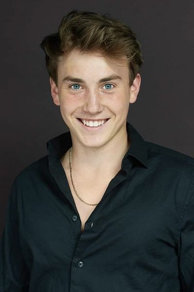 Noah Aronstein - About - Entertainment.ie