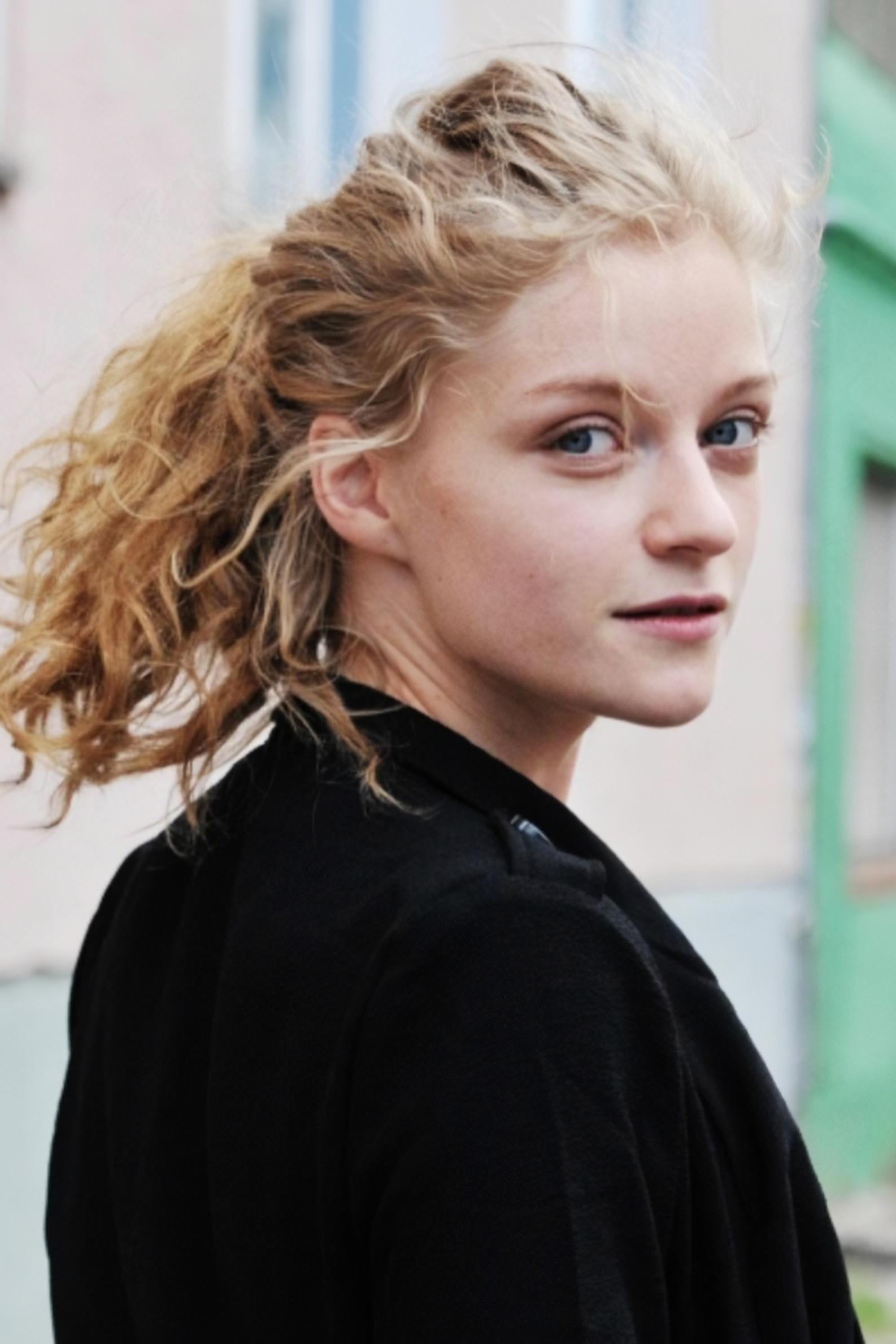 Lara Feith - About - Entertainment.ie
