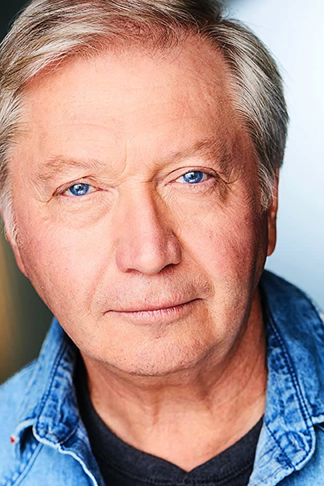 Warren Sweeney - About - Entertainment.ie