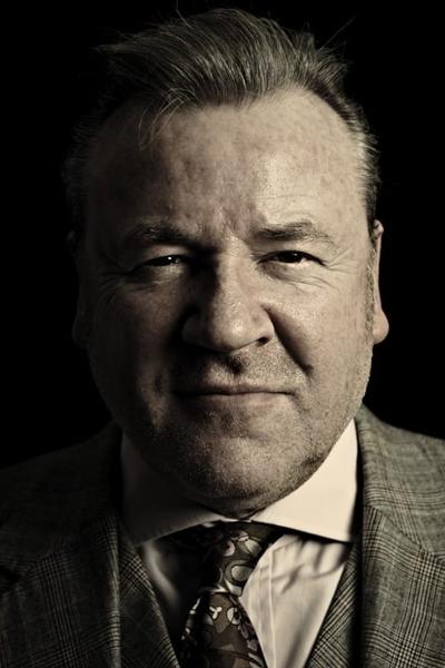 Ray Winstone - About - Entertainment.ie