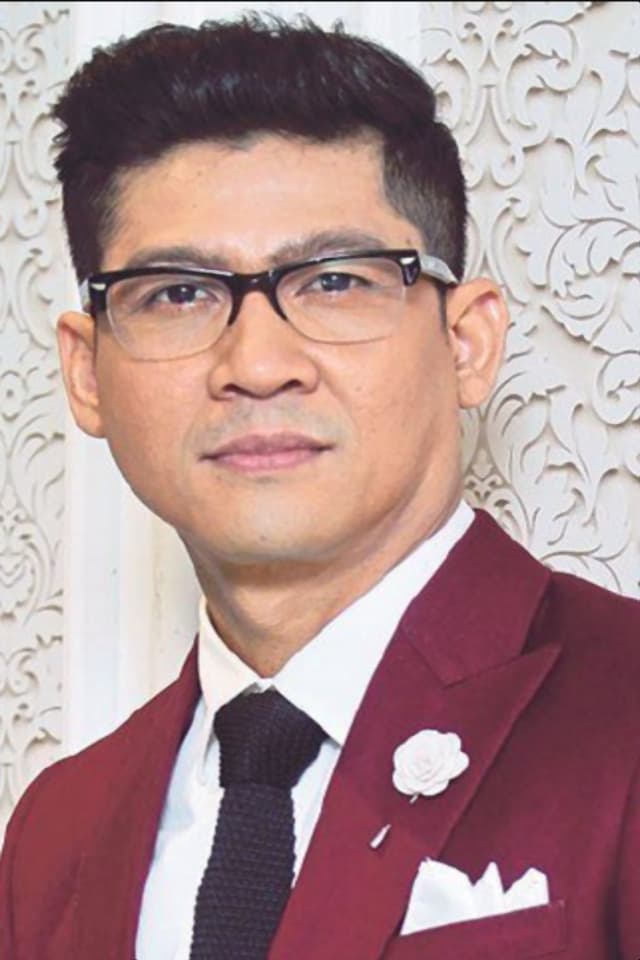 Zarul Husin - About - Entertainment.ie