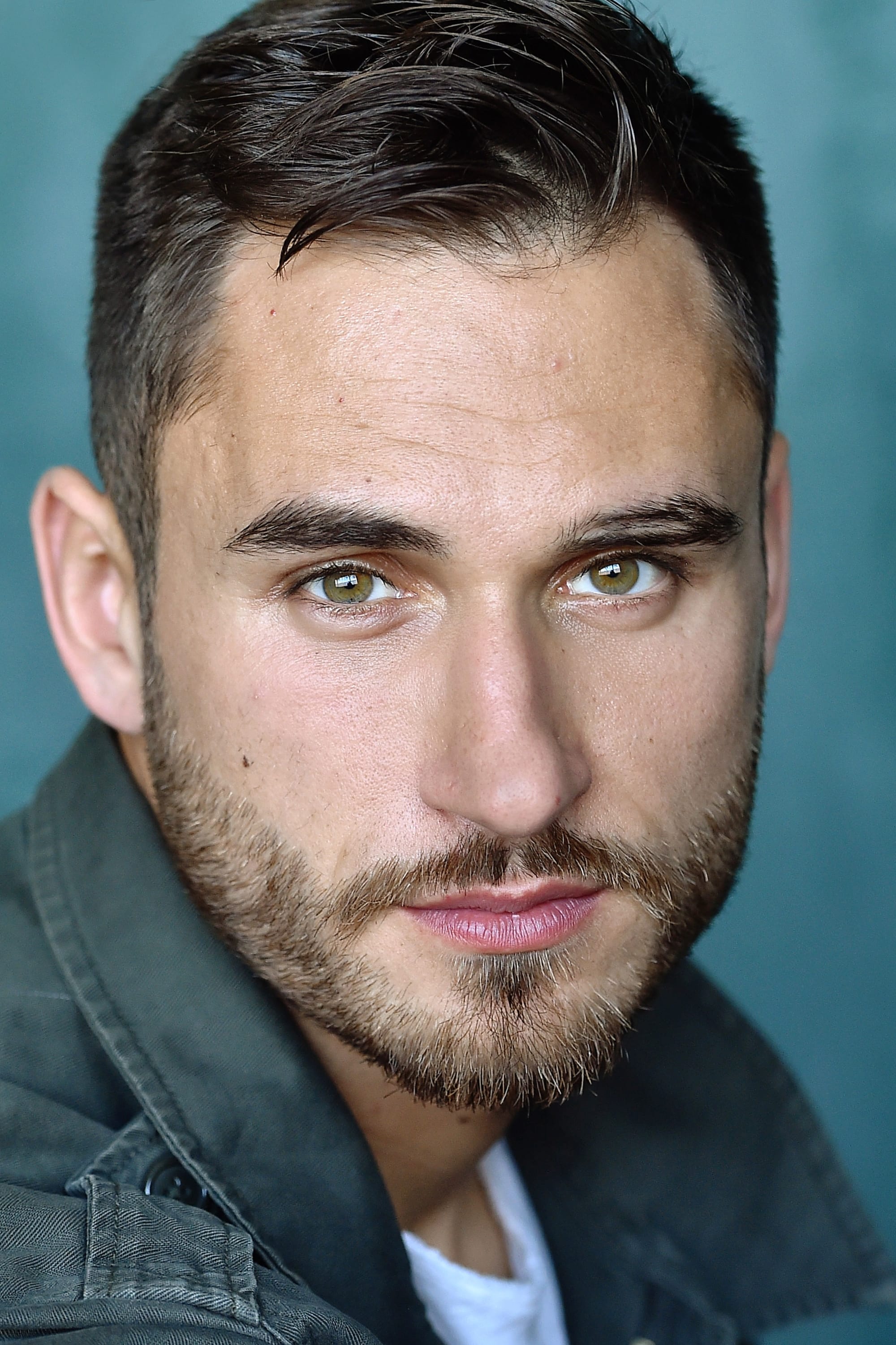 Charlie Clapham - About - Entertainment.ie